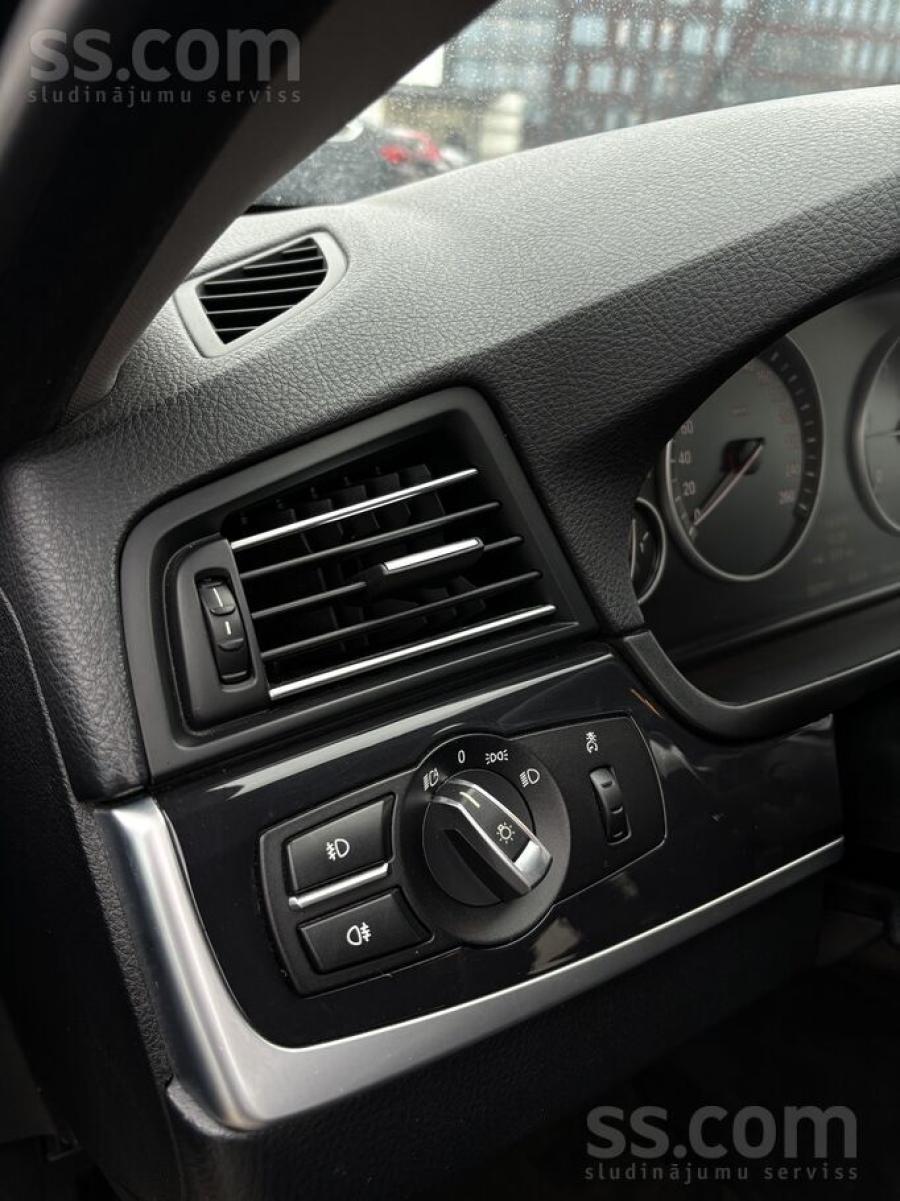 Melns BMW 520 2014 Rīga, ar dzinēja tilpumu 2.00 L un nobraukumu 280 tūkst. km par 9995 €, foto 15 vietnē AUTOMOTO.COM.LV