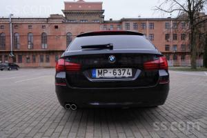 Black BMW 520 2015 in Riga, with an engine capacity of 2.00 L and mileage of 285 thousand km for 10500 €, photo 7 on AUTOMOTO.COM.LV
