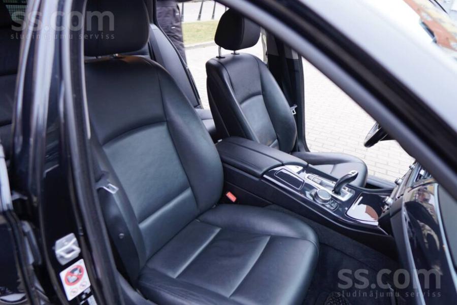 Black BMW 520 2015 in Riga, with an engine capacity of 2.00 L and mileage of 285 thousand km for 10500 €, photo 17 on AUTOMOTO.COM.LV