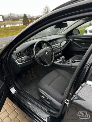 Black BMW 520 2015 in Kaunas, with an engine capacity of 2.00 L and mileage of 301 thousand km for 7300 €, photo 14 on AUTOMOTO.COM.LV