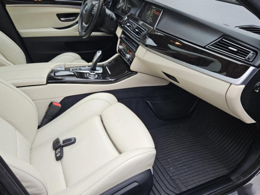 Melns BMW 520 2015 Jēkabpils, ar dzinēja tilpumu 2.00 L un nobraukumu 315 tūkst. km par 11890 €, foto 21 vietnē AUTOMOTO.COM.LV