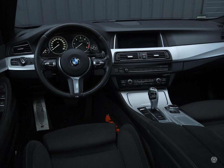 Melns BMW 520 2015 Kauņa, ar dzinēja tilpumu 2.00 L un nobraukumu 300 tūkst. km par 11999 €, foto 16 vietnē AUTOMOTO.COM.LV