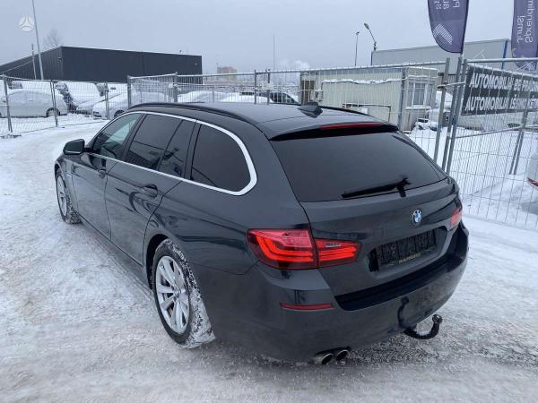 Black BMW 520 2015 in Kaunas, with an engine capacity of 2.00 L and mileage of 240 thousand km for 9750 €, photo 4 on AUTOMOTO.COM.LV