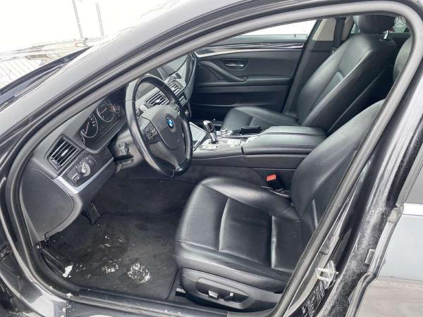 Black BMW 520 2015 in Kaunas, with an engine capacity of 2.00 L and mileage of 240 thousand km for 9750 €, photo 5 on AUTOMOTO.COM.LV