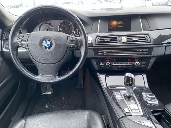 Black BMW 520 2015 in Kaunas, with an engine capacity of 2.00 L and mileage of 240 thousand km for 9750 €, photo 7 on AUTOMOTO.COM.LV