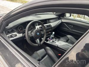 Black BMW 520 2015 in Valmiera, with an engine capacity of 2.00 L and mileage of 338 thousand km for 12000 €, photo 6 on AUTOMOTO.COM.LV