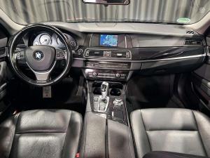 Melns BMW 520 2015 Marijampole, ar dzinēja tilpumu 2.00 L un nobraukumu 270 tūkst. km par 9250 €, foto 15 vietnē AUTOMOTO.COM.LV