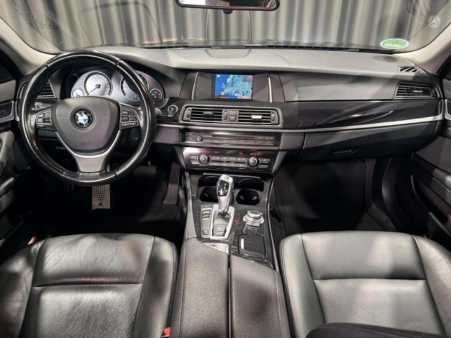Melns BMW 520 2015 Marijampole, ar dzinēja tilpumu 2.00 L un nobraukumu 270 tūkst. km par 9250 €, foto 15 vietnē AUTOMOTO.COM.LV