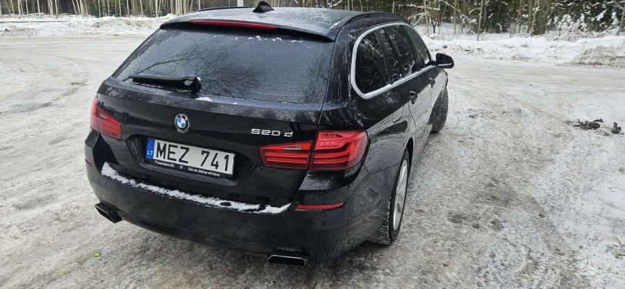 Black BMW 520 2015 in Taurage, with an engine capacity of 2.00 L and mileage of 375 thousand km for 8200 €, photo 3 on AUTOMOTO.COM.LV