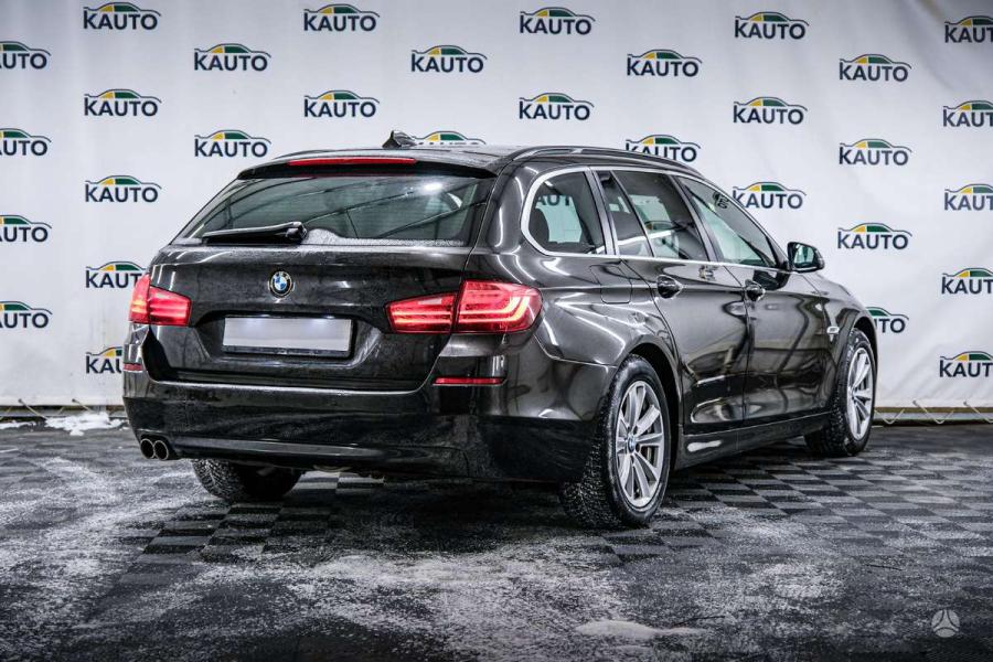 Black BMW 520 2015 in Kaunas, with an engine capacity of 2.00 L and mileage of 303 thousand km for 10990 €, photo 3 on AUTOMOTO.COM.LV