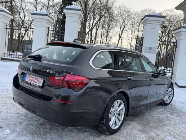 Black BMW 520 2015 in Vilnius, with an engine capacity of 2.00 L and mileage of 279 thousand km for 12222 €, photo 10 on AUTOMOTO.COM.LV