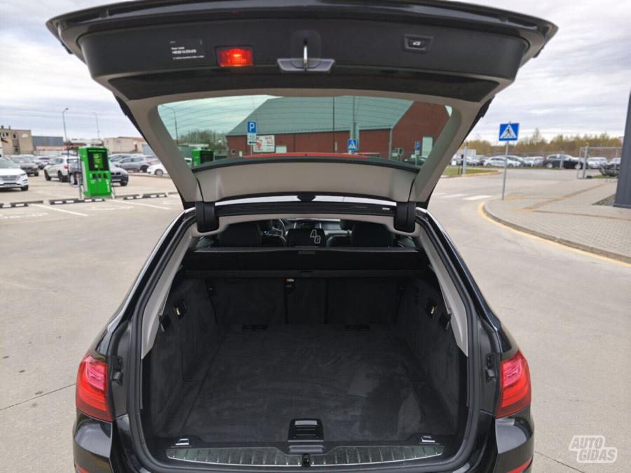 Black BMW 520 2015 in Siauliai, with an engine capacity of 2.00 L and mileage of 295 thousand km for 10500 €, photo 8 on AUTOMOTO.COM.LV