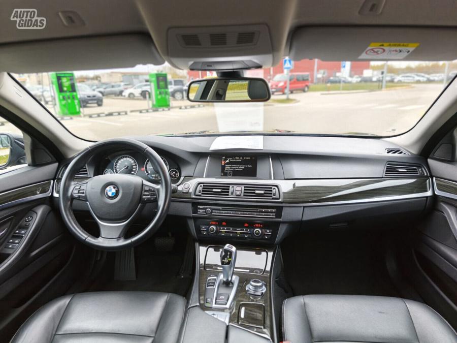 Black BMW 520 2015 in Siauliai, with an engine capacity of 2.00 L and mileage of 295 thousand km for 10500 €, photo 13 on AUTOMOTO.COM.LV