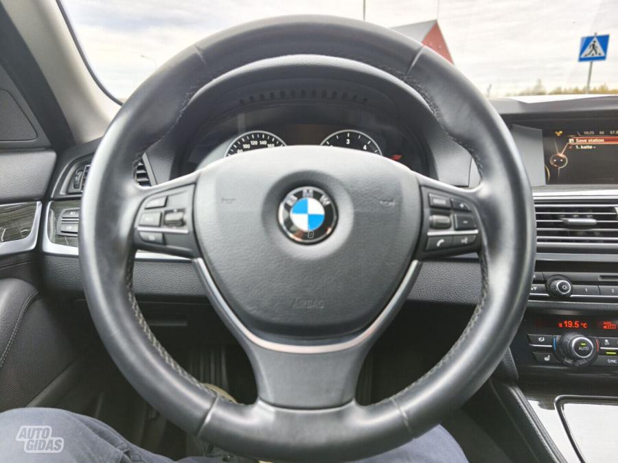 Black BMW 520 2015 in Siauliai, with an engine capacity of 2.00 L and mileage of 295 thousand km for 10500 €, photo 14 on AUTOMOTO.COM.LV
