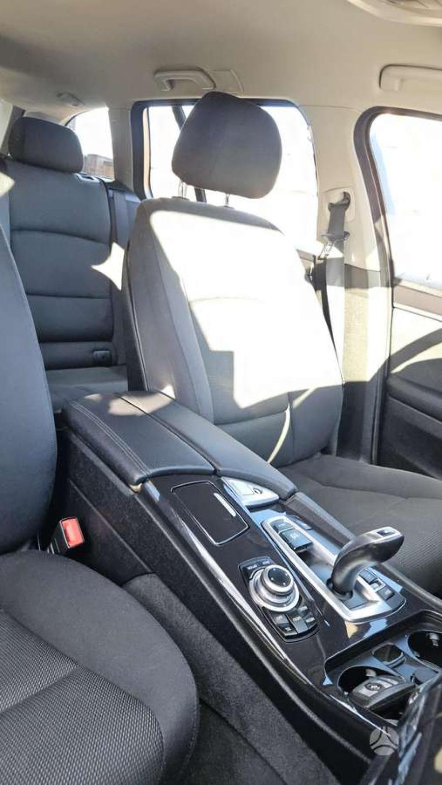 Melns BMW 520 2015 Radviliškis, ar dzinēja tilpumu 2.00 L un nobraukumu 232 tūkst. km par 8600 €, foto 18 vietnē AUTOMOTO.COM.LV