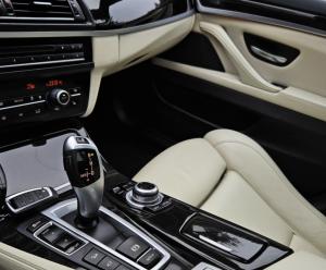 Melns BMW 520 2015 Rīga, ar dzinēja tilpumu 2.00 L un nobraukumu 315 tūkst. km par 11890 €, foto 29 vietnē AUTOMOTO.COM.LV
