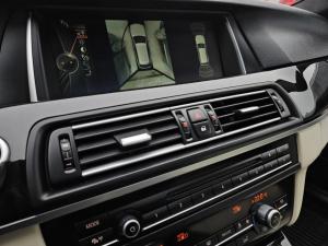 Melns BMW 520 2015 Rīga, ar dzinēja tilpumu 2.00 L un nobraukumu 315 tūkst. km par 11890 €, foto 30 vietnē AUTOMOTO.COM.LV
