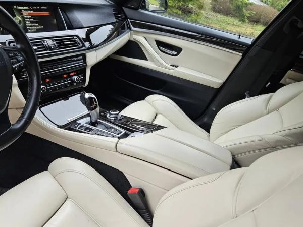 Black BMW 520 2015 in Jekabpils, with an engine capacity of 2.00 L and mileage of 315 thousand km for 11890 €, photo 8 on AUTOMOTO.COM.LV