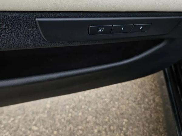 Black BMW 520 2015 in Jekabpils, with an engine capacity of 2.00 L and mileage of 315 thousand km for 11890 €, photo 10 on AUTOMOTO.COM.LV