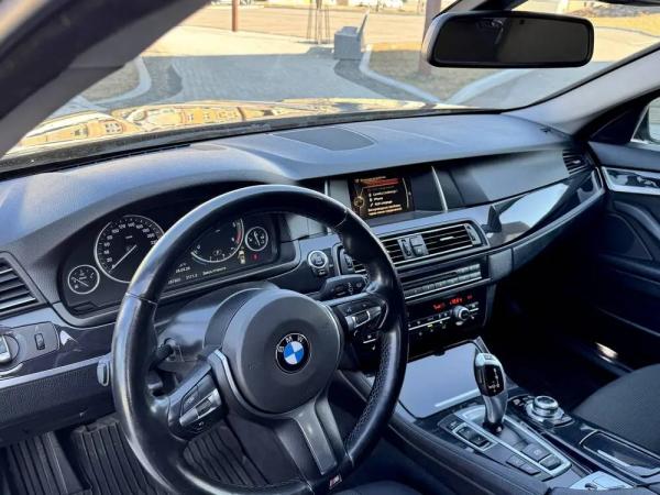 Black BMW 520 2015 in Rezekne, with an engine capacity of 2.00 L and mileage of 288 thousand km for 9900 €, photo 9 on AUTOMOTO.COM.LV