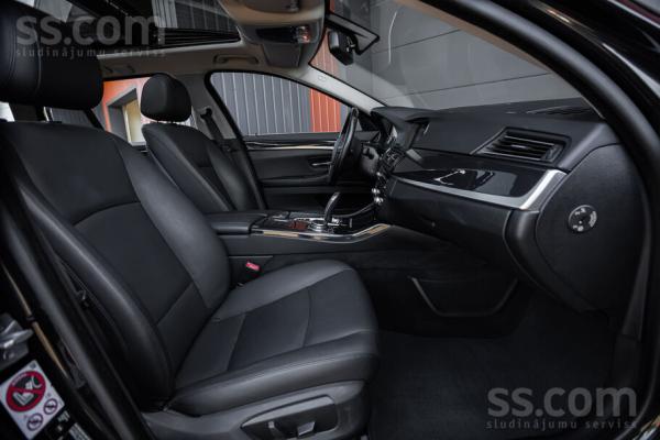Black BMW 520 2015 in Jelgava, with an engine capacity of 2.00 L and mileage of 233 thousand km for 10200 €, photo 10 on AUTOMOTO.COM.LV
