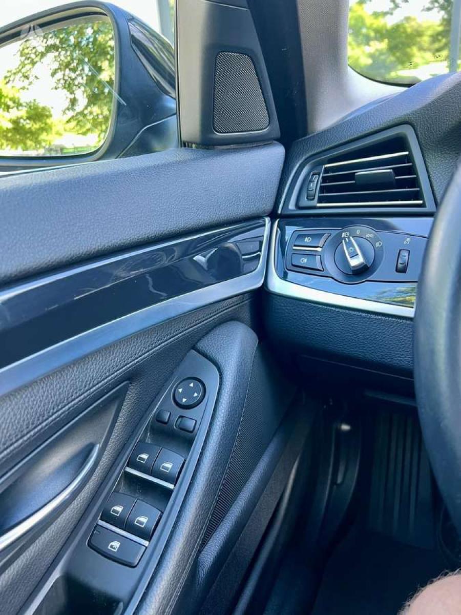 Melns BMW 520 2015 Kauņa, ar dzinēja tilpumu 2.00 L un nobraukumu 287 tūkst. km par 11290 €, foto 23 vietnē AUTOMOTO.COM.LV