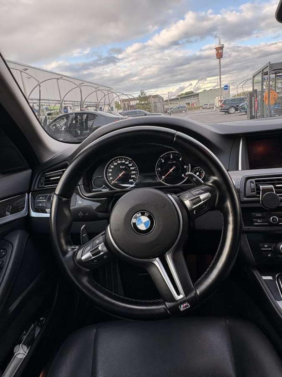 Black BMW 520 2015 in Kaunas, with an engine capacity of 2.00 L and mileage of 381 thousand km for 11300 €, photo 9 on AUTOMOTO.COM.LV