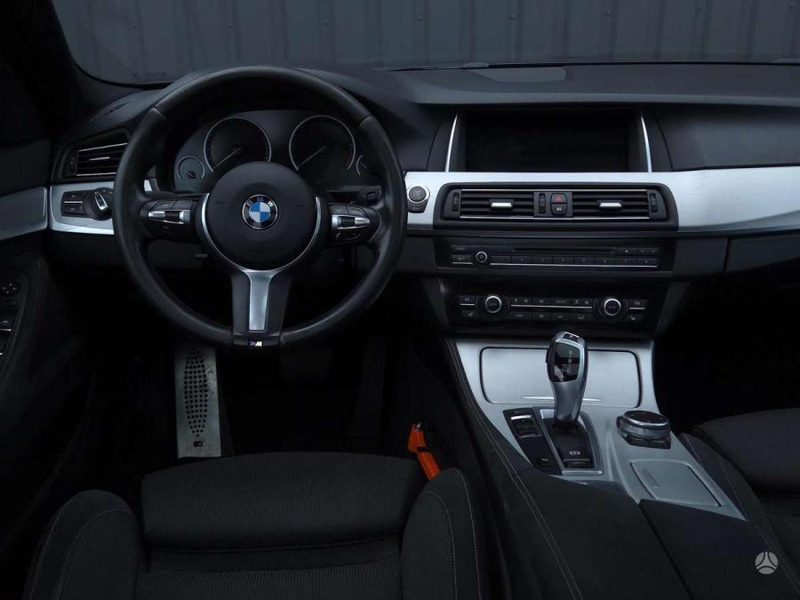 Black BMW 520 2015 in Kaunas, with an engine capacity of 2.00 L and mileage of 300 thousand km for 10999 €, photo 24 on AUTOMOTO.COM.LV