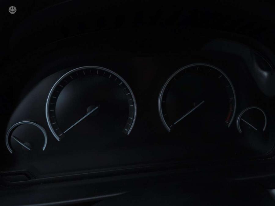 Black BMW 520 2015 in Kaunas, with an engine capacity of 2.00 L and mileage of 300 thousand km for 10999 €, photo 25 on AUTOMOTO.COM.LV