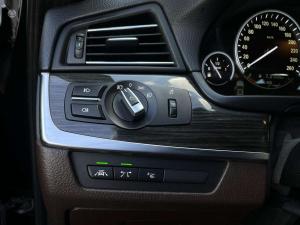 Melns BMW 520 2015 Kauņa, ar dzinēja tilpumu 2.00 L un nobraukumu 268 tūkst. km par 9200 €, foto 16 vietnē AUTOMOTO.COM.LV