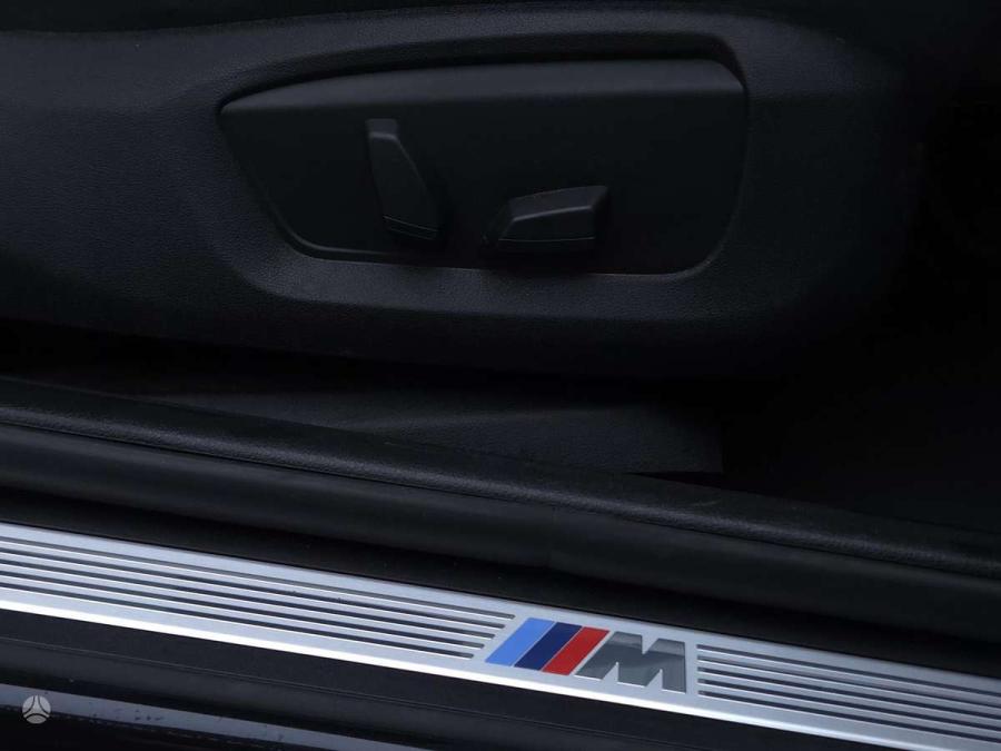 Black BMW 520 2015 in Kaunas, with an engine capacity of 2.00 L and mileage of 300 thousand km for 10650 €, photo 13 on AUTOMOTO.COM.LV