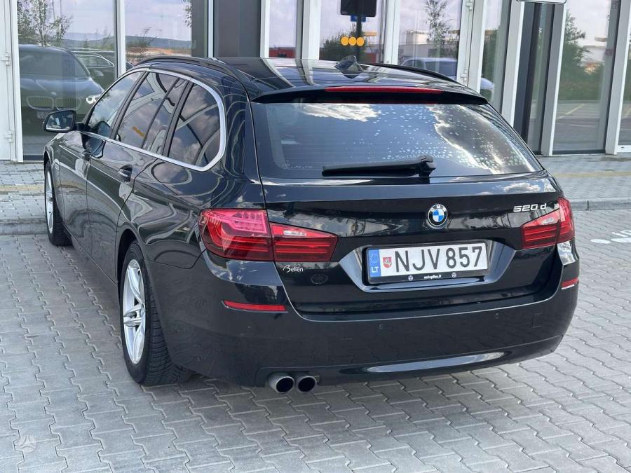 Black BMW 520 2015 in Vilnius, with an engine capacity of 2.00 L and mileage of 351 thousand km for 9700 €, photo 7 on AUTOMOTO.COM.LV