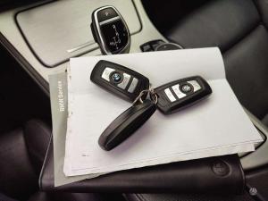 Melns BMW 520 2015 Marijampole, ar dzinēja tilpumu 2.00 L un nobraukumu 320 tūkst. km par 10800 €, foto 32 vietnē AUTOMOTO.COM.LV