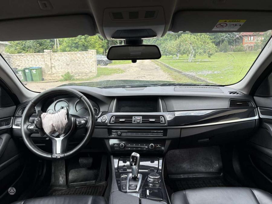 Melns BMW 520 2015 Raseiniai, ar dzinēja tilpumu 2.00 L un nobraukumu 330 tūkst. km par 3700 €, foto 10 vietnē AUTOMOTO.COM.LV