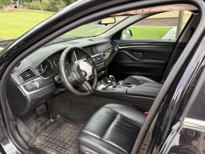 Melns BMW 520 2015 Raseiniai, ar dzinēja tilpumu 2.00 L un nobraukumu 330 tūkst. km par 3700 €, foto 12 vietnē AUTOMOTO.COM.LV