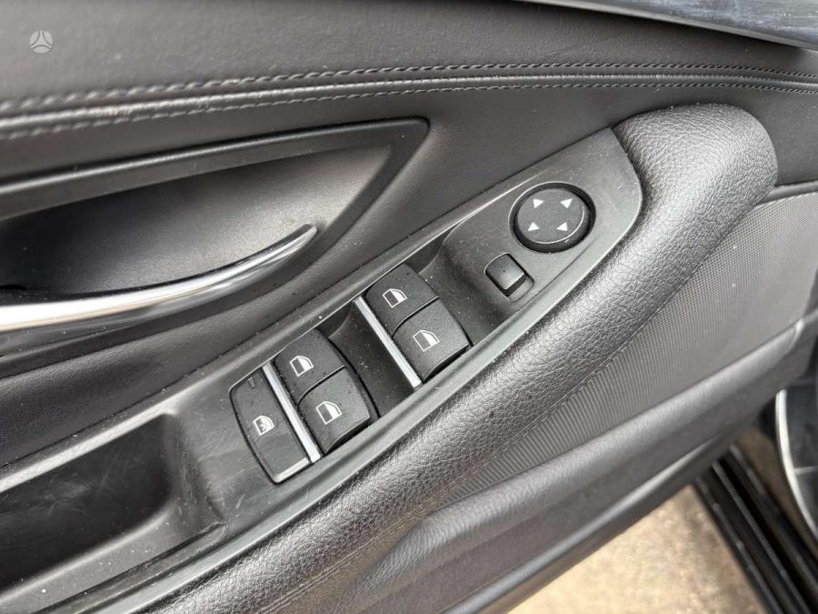 Melns BMW 520 2015 Raseiniai, ar dzinēja tilpumu 2.00 L un nobraukumu 330 tūkst. km par 3700 €, foto 15 vietnē AUTOMOTO.COM.LV