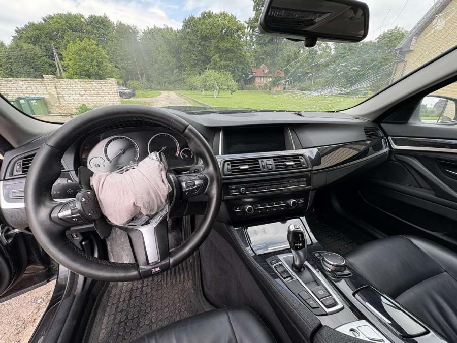 Melns BMW 520 2015 Raseiniai, ar dzinēja tilpumu 2.00 L un nobraukumu 330 tūkst. km par 3700 €, foto 16 vietnē AUTOMOTO.COM.LV