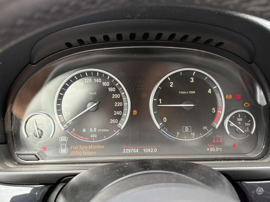 Melns BMW 520 2015 Raseiniai, ar dzinēja tilpumu 2.00 L un nobraukumu 330 tūkst. km par 3700 €, foto 31 vietnē AUTOMOTO.COM.LV