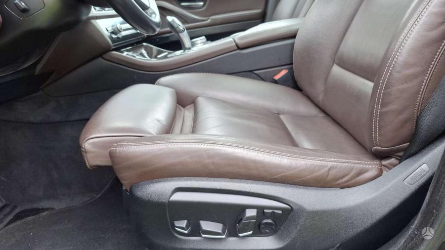 Melns BMW 520 2015 Ignalina, ar dzinēja tilpumu 2.99 L un nobraukumu 283 tūkst. km par 11200 €, foto 15 vietnē AUTOMOTO.COM.LV