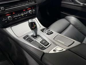 Черный БМВ 520 2015 в Утена, объемом двигателя 2.00 л и пробегом 310 тыс. км за 11950 €, фото 14 на AUTOMOTO.COM.LV