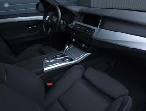 Black BMW 520 2015 in Kaunas, with an engine capacity of 2.00 L and mileage of 300 thousand km for 10999 €, photo 8 on AUTOMOTO.COM.LV