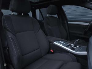 Black BMW 520 2015 in Kaunas, with an engine capacity of 2.00 L and mileage of 300 thousand km for 10999 €, photo 9 on AUTOMOTO.COM.LV