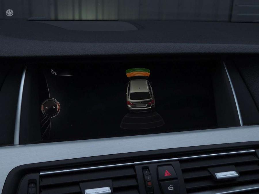 Black BMW 520 2015 in Kaunas, with an engine capacity of 2.00 L and mileage of 300 thousand km for 10999 €, photo 16 on AUTOMOTO.COM.LV