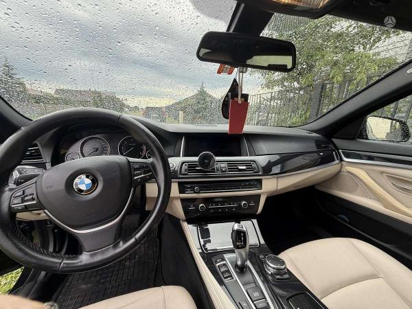 Black BMW 520 2015 in Kedainiai, with an engine capacity of 2.00 L and mileage of 345 thousand km for 8500 €, photo 6 on AUTOMOTO.COM.LV