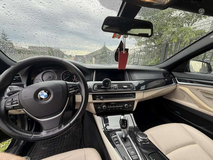 Black BMW 520 2015 in Kedainiai, with an engine capacity of 2.00 L and mileage of 345 thousand km for 8500 €, photo 7 on AUTOMOTO.COM.LV
