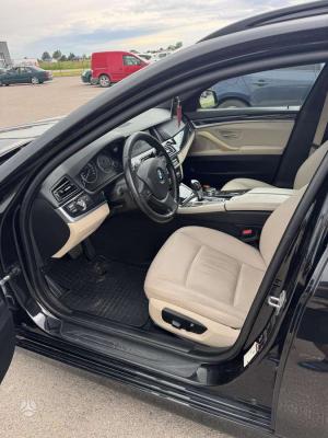 Black BMW 520 2015 in Kedainiai, with an engine capacity of 2.00 L and mileage of 345 thousand km for 8500 €, photo 9 on AUTOMOTO.COM.LV