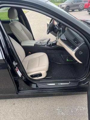 Black BMW 520 2015 in Kedainiai, with an engine capacity of 2.00 L and mileage of 345 thousand km for 8500 €, photo 11 on AUTOMOTO.COM.LV