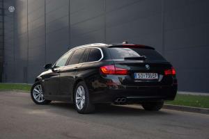Black BMW 520 2015 in Vilnius, with an engine capacity of 2.00 L and mileage of 275 thousand km for 11399 €, photo 6 on AUTOMOTO.COM.LV