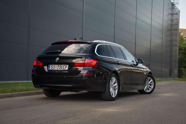 Melns BMW 520 2015 Viļņa, ar dzinēja tilpumu 2.00 L un nobraukumu 275 tūkst. km par 11399 €, foto 8 vietnē AUTOMOTO.COM.LV
