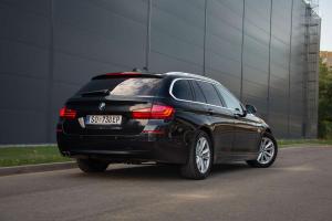 Black BMW 520 2015 in Vilnius, with an engine capacity of 2.00 L and mileage of 275 thousand km for 11399 €, photo 8 on AUTOMOTO.COM.LV